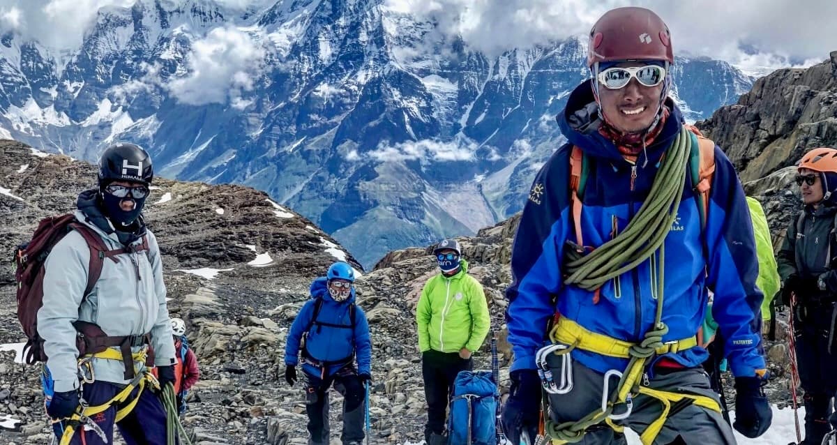 Chulu West Peak Climbing (6,419 m)